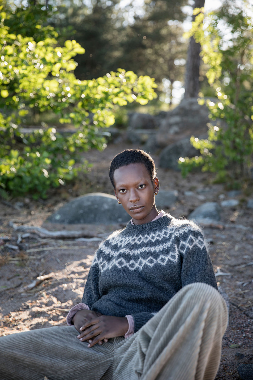 Laine Magazine Issue 12 | Laine Publishing